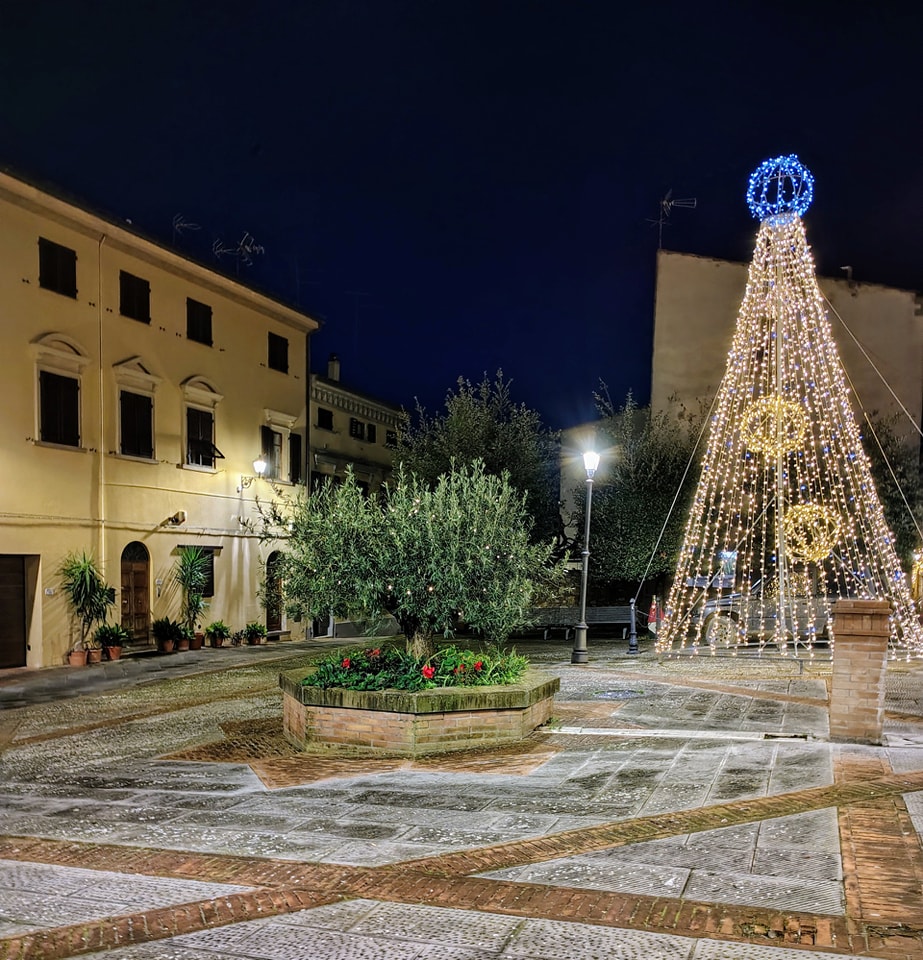Gambassi Terme: Un Natale da favola tra gnomi, presepi e magia! - The ...